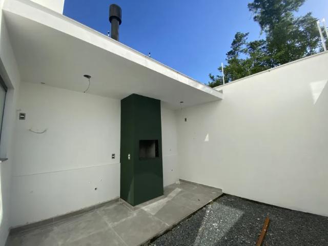 Sobrado com 2 suÃtes e closet no Salto do Norte