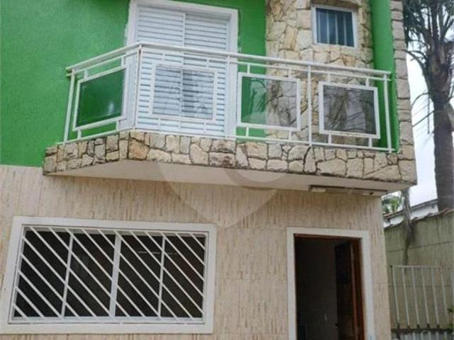 Sobrado com 2 suítes, área gourmet e 2 vagas na Vila Carrão