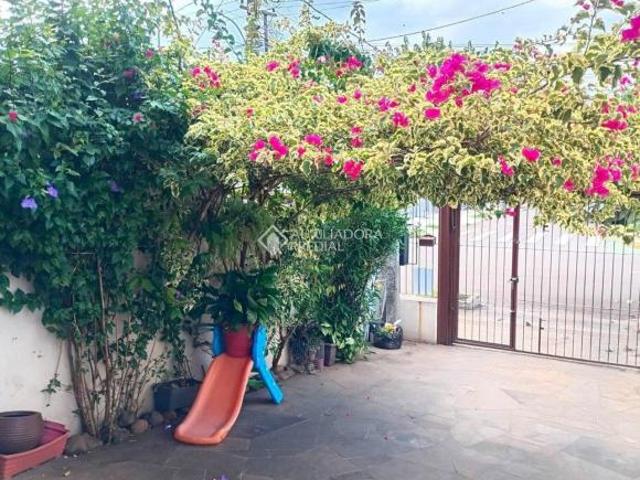 Sobrado com 2 suítes no bairro São José em Canoas