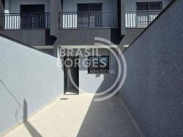 Sobrado com 2 Suítes no Central Parque
