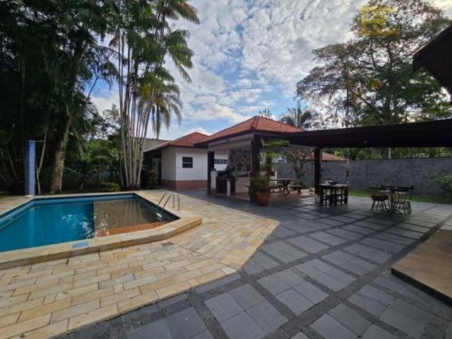 Sobrado com 2.000m² de terreno dentro de condomínio fechado Condomínio Residencial São Marcos Pe