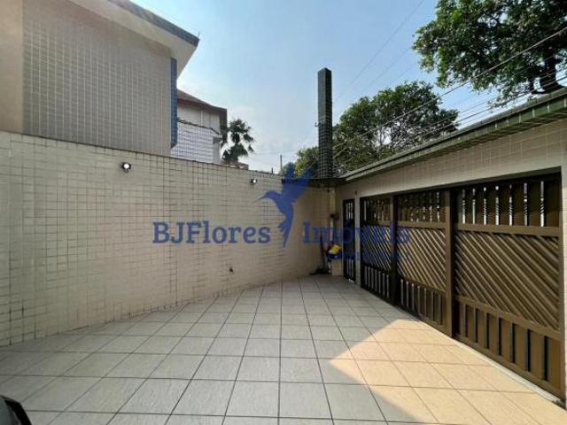 Sobrado com 300m² á venda no bairro Aparecida em Santos