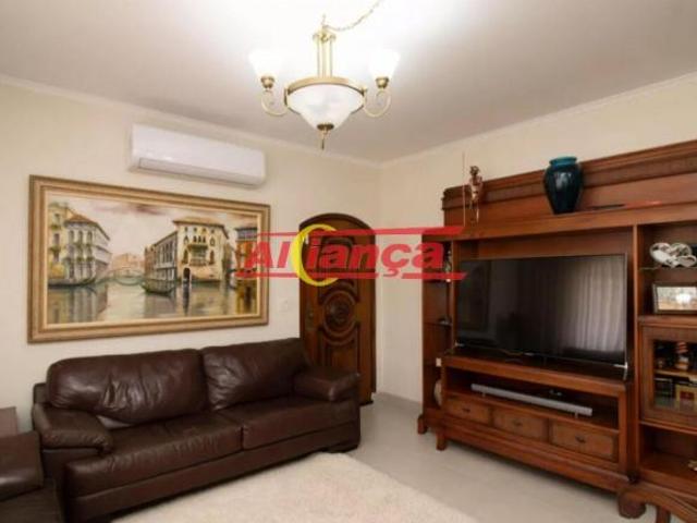 SOBRADO COM 306M² SENDO 4 QUARTOS 2 SUÍTES VILA MILTON GUARULHOS/SP