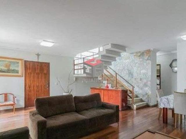Sobrado com 383m² localizado no Bairro Planalto Paulista em São Paulo