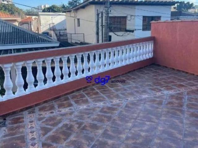 Sobrado com 3 andares, 1 suíte e 2 banheiras de hidromassagem!