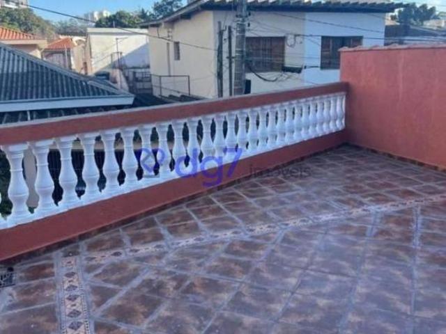 Sobrado com 3 andares, 1 suíte e 2 banheiras de hidromassagem!
