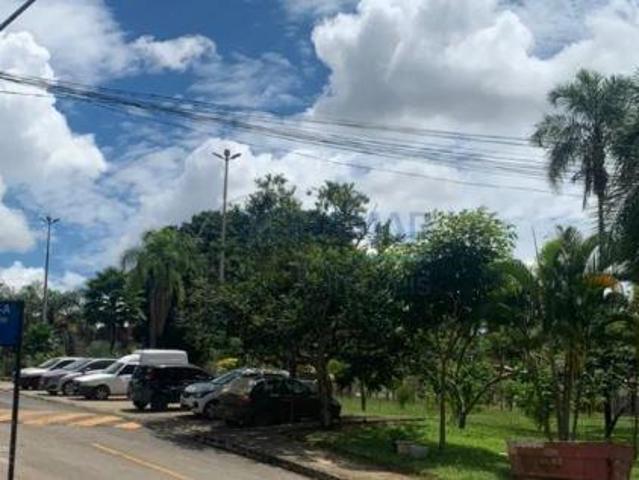 Sobrado com 3 Andares na QR 1A Candangolândia