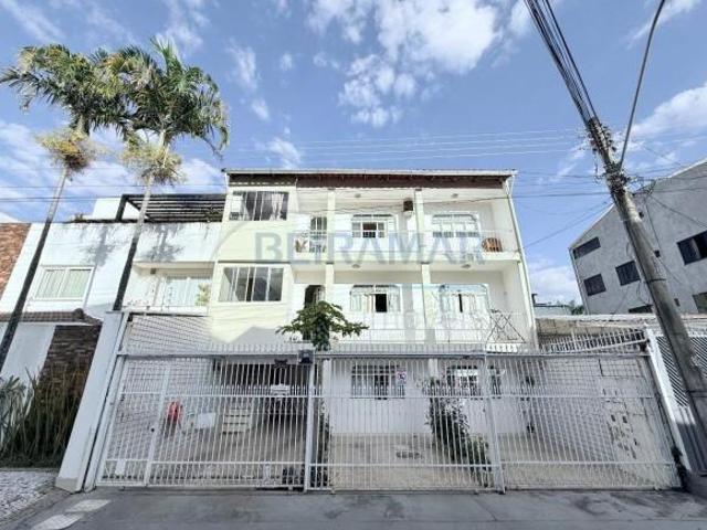 Sobrado com 3 Andares na QR 1A Candangolândia