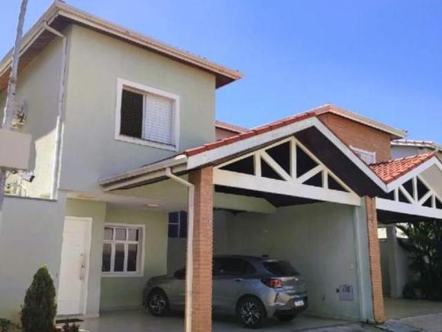 Sobrado com 3 dom sendo uma suite master com closet, ar condicionado no Condominio Italia Boulevard