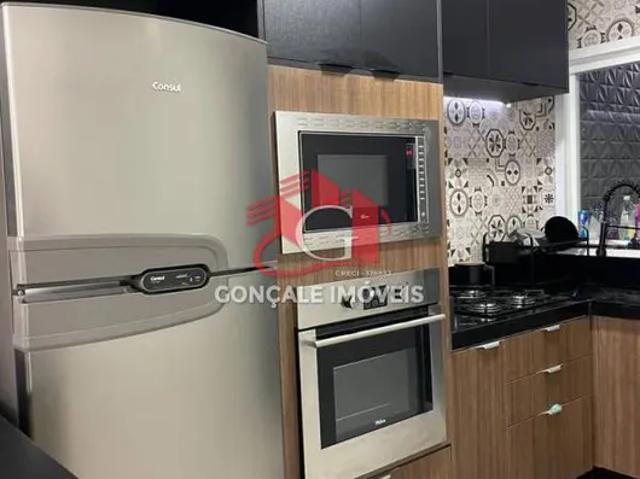 Sobrado com 3 dorm. Sendo 1 suíte, 2 vagas, com piscina na Vila Maria Alta
