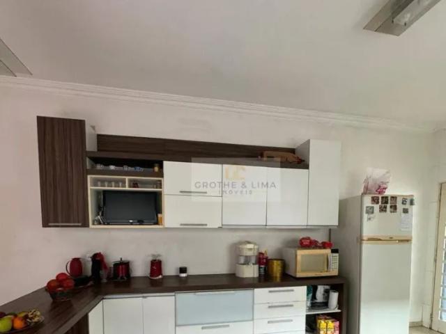 Sobrado com 3 dormitórios à venda, 146 m² por R$ 498.200 Estiva Taubaté/SP