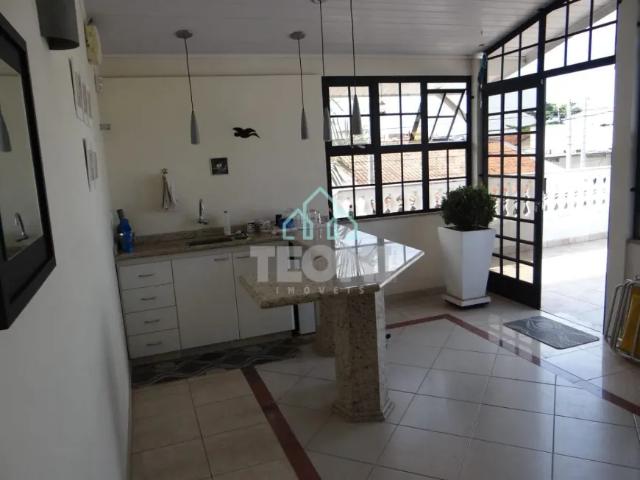Sobrado com 3 dormitórios à venda, 195 m² por R$ 640.000,00 Jardim das Bandeiras Taubaté/SP