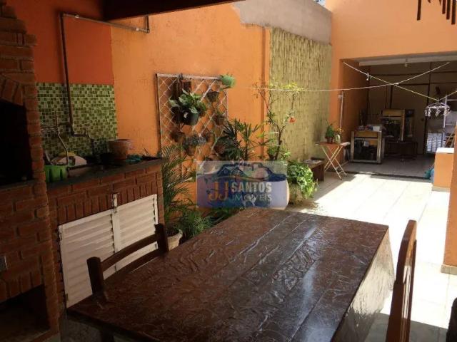 Sobrado com 3 dormitórios à venda, 250 m²!