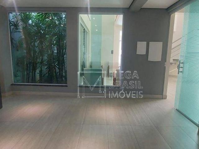 Sobrado com 3 dormitórios/3 suítes à venda, 302 m² por R$ 2.550.000,00 Bosque d