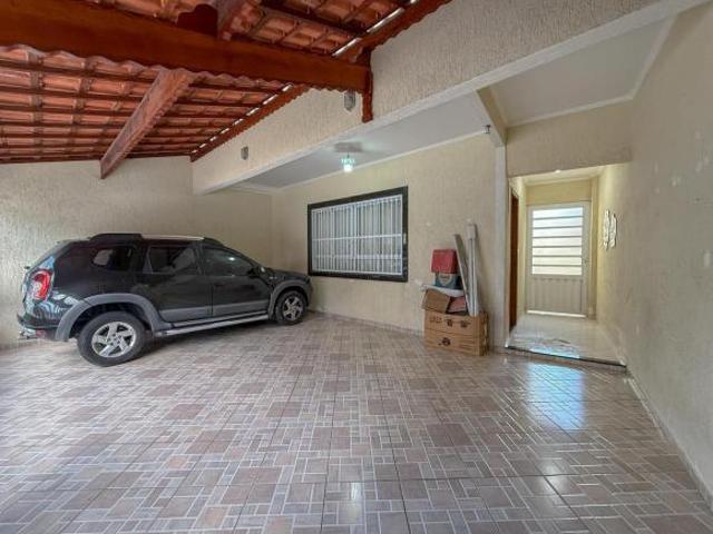 Sobrado com 3 dormitórios no Forte em Praia Grande SP