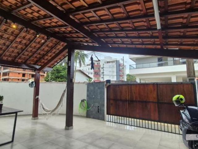 SOBRADO COM 3 DORMITÓRIOS NO ITAGUÁ