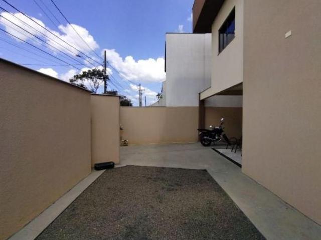 Sobrado com 3 dormitórios à venda, 104 m² por R$ 620.000,00 Universitário Londrina/PR
