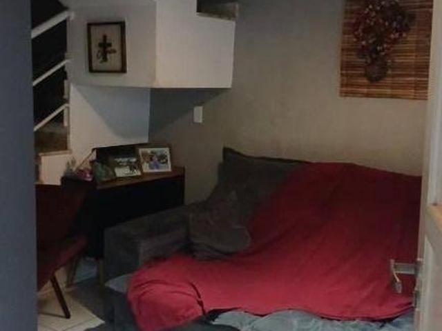 Sobrado com 3 dormitórios à venda, 105 m² por R$ 625.000 Jardim Uirá São José dos Campos/SP