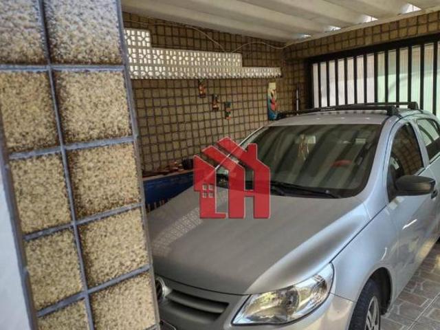 Sobrado com 3 dormitórios à venda, 101 m² por R$ 700.000,00 Marapé Santos/SP