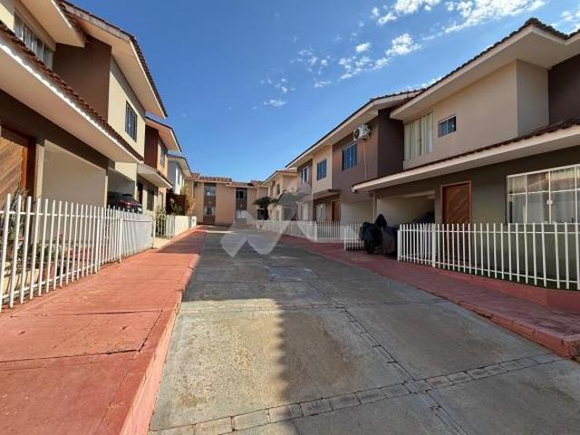 Sobrado com 3 dormitórios à venda,115.00 m, Centro, TOLEDO PR