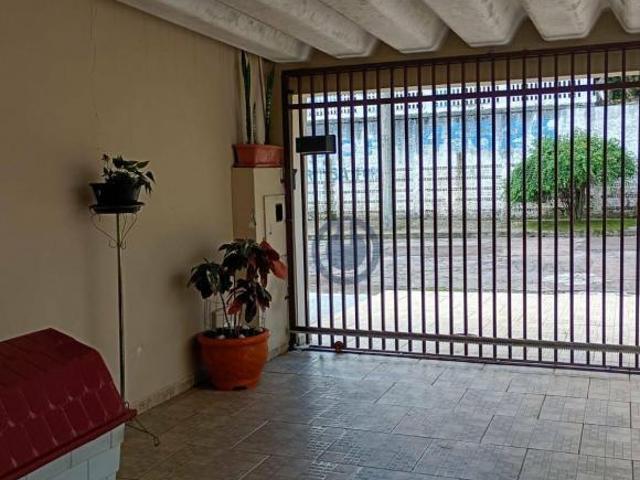 Sobrado com 3 dormitórios à venda, 110 m² por R$ 585.000,00 Uberaba Curitiba/PR