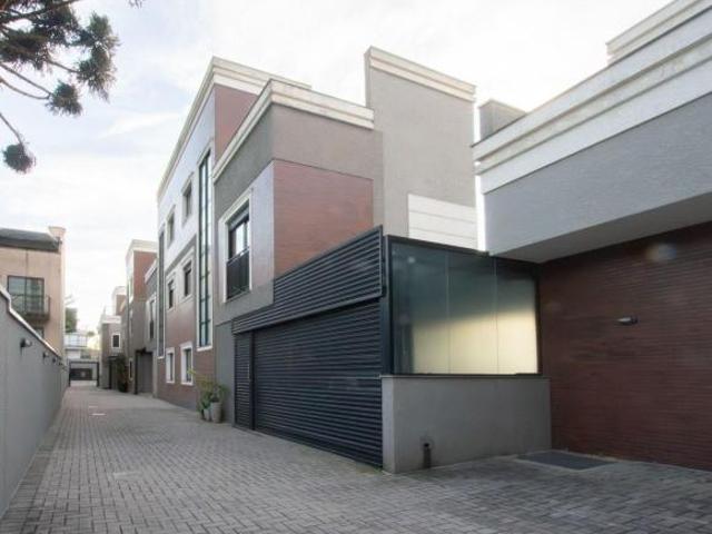 Sobrado com 3 dormitórios à venda, 112 m² por R$ 1.290.000 Água Verde Curitiba/PR