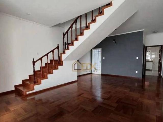 Sobrado com 3 dormitórios à venda, 125 m² por R$ 480.000 Esplanada Independência Taubaté/SP
