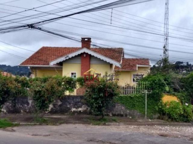 Sobrado com 3 dormitórios à venda, 120 m² por R$ 900.000,00 Vila Abernéssia Campos do Jordão/SP