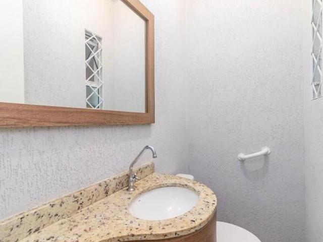 Sobrado com 3 dormitórios à venda, 134 m² por R$ 640.000,00 Boqueirão Curitiba/PR