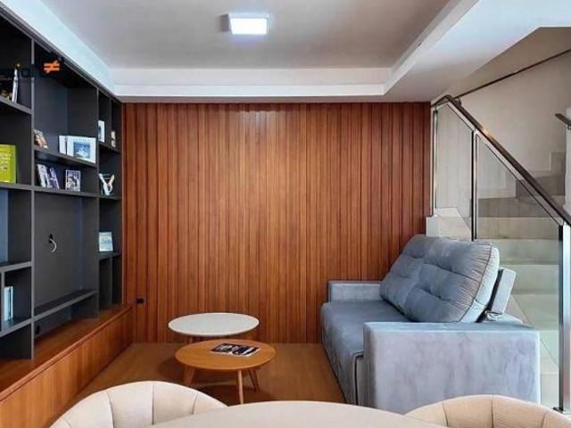 Sobrado com 3 dormitórios à venda, 134 m² por R$ 996.000 Santa Cândida Curitiba/PR