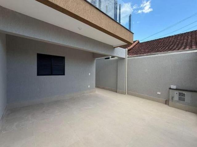 Sobrado com 3 dormitórios à venda, 130 m² por R$ 499.000,00 Maracanã Praia Grande/SP