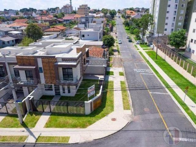 Sobrado com 3 dormitórios à venda, 131 m² por R$ 980.000,00 Capão Raso Curitiba/PR