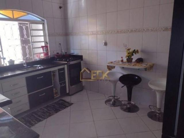 Sobrado com 3 dormitórios à venda, 132 m² por R$ 620.000 Vila Tatetuba São José dos Campos/SP