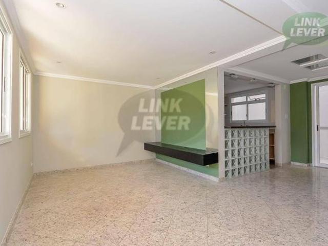 Sobrado com 3 dormitórios à venda, 145 m² por R$ 798.000,00 Bacacheri Curitiba/PR