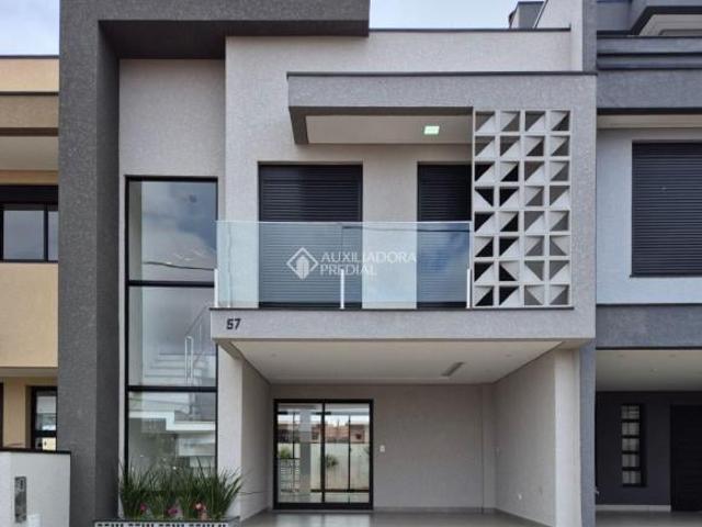 Sobrado com 3 dormitórios à venda, 145 m² por R$ 849.000,00 Costeira São José dos Pinhais/PR