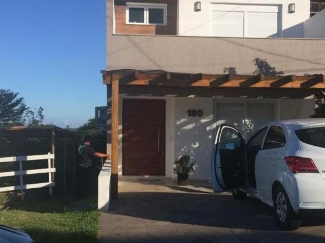 Sobrado com 3 dormitórios à venda, 146 m² por R$ 7200 Hípica Po