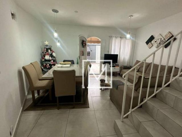 Sobrado com 3 dormitórios à venda, 148 m² por R$ 798.000,00 Vila Gumercindo