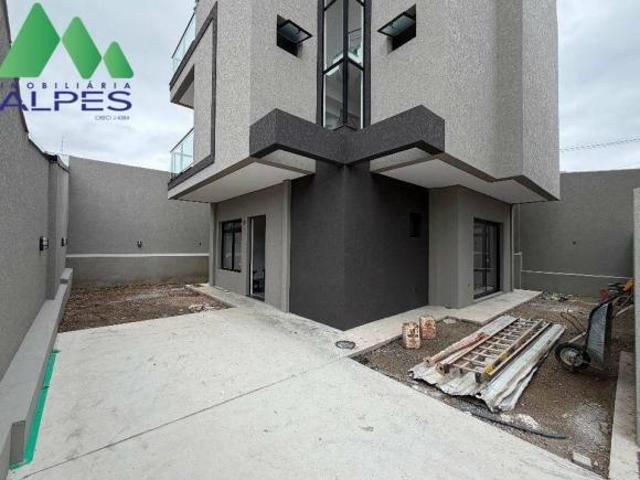 Sobrado com 3 dormitórios à venda, 140 m² por R$ 1.150.000,00 Novo Mundo Curitiba/PR