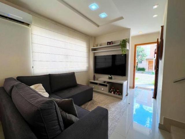 Sobrado com 3 dormitórios à venda, 140 m² por R$ 750.000,00 Jardim Jockey Club Londrina/PR