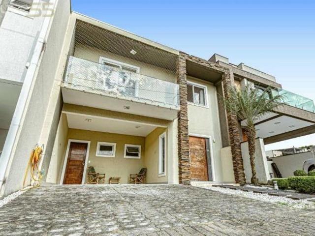 Sobrado com 3 dormitórios à venda, 140 m² por R$ 830.000,00 Umbará Curitiba/PR