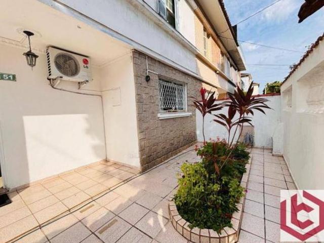 Sobrado com 3 dormitórios à venda, 140 m² por R$ 879.000,00 Marapé Santos/SP