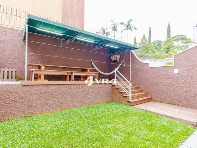 Sobrado com 3 dormitórios à venda, 157 m² por R$ 779.900 Guabirotuba Curitiba