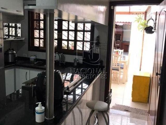 Sobrado com 3 dormitórios à venda, 157 m² por R$ 879.900,00 Vila Pinheirinho Santo André/SP