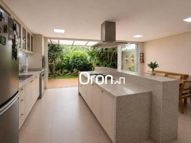 Sobrado com 3 dormitórios à venda, 159 m² por R$ 830.000,00 Setor Serra Dourada Aparecida de Goi