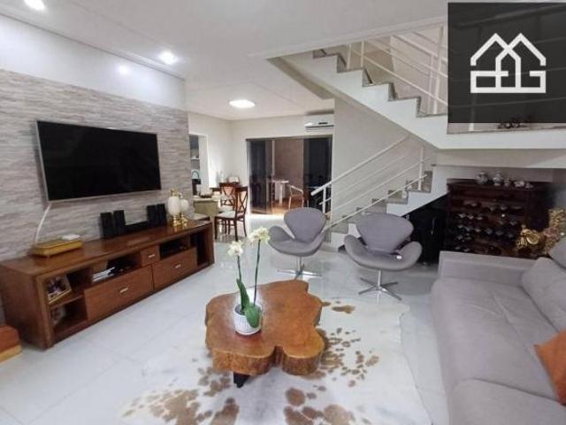 Sobrado com 3 dormitórios à venda, 159 m² por R$ 990.000,00 Nova York Cascavel/PR