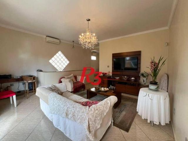 Sobrado com 3 dormitórios à venda, 164 m² por R$ 1.125.000,00 Marapé Santos/SP