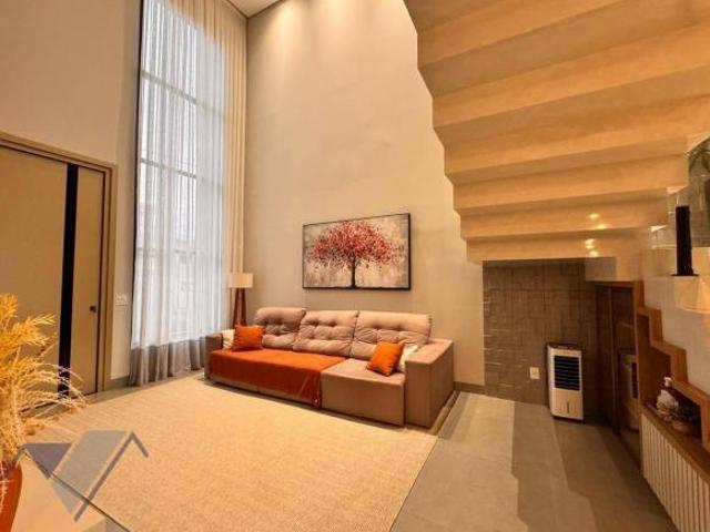 Sobrado com 3 dormitórios à venda, 166 m² por R$ 1.800.000,00 Claudete Cascavel/PR