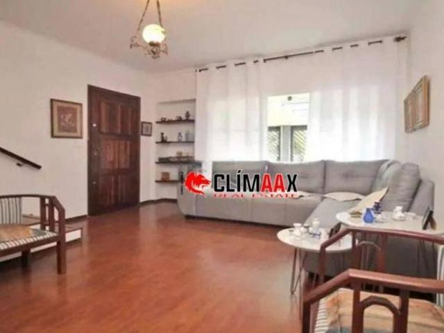 Sobrado em Alto da Lapa com 166m², 3 dorm quintal e 126m² de terreno Zona Oeste SP