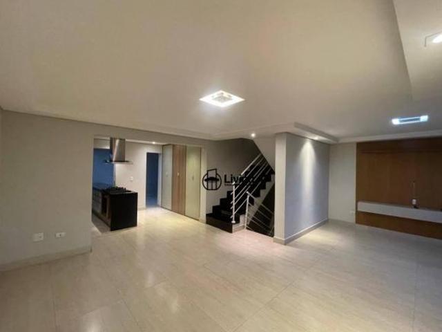 Sobrado com 3 dormitórios à venda, 166 m² por R$ 749.000 Pilarzinho