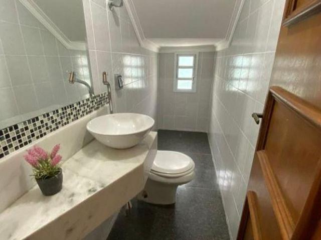 Sobrado com 3 dormitórios à venda, 167 m² por R$ 850.000,00 Jardim Clementino Taboão da Serra/SP